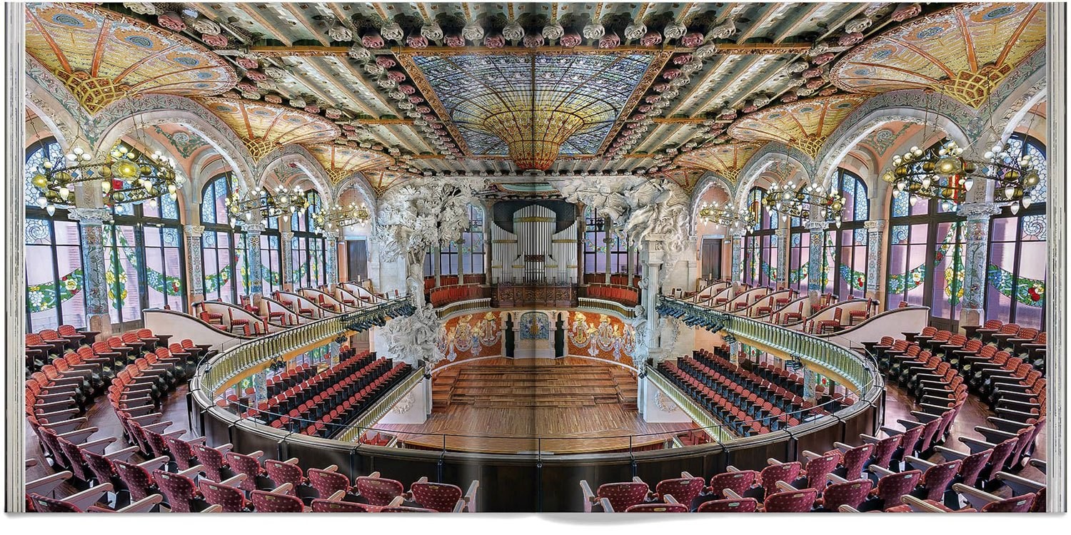 Barcelona, the book to discover it completely